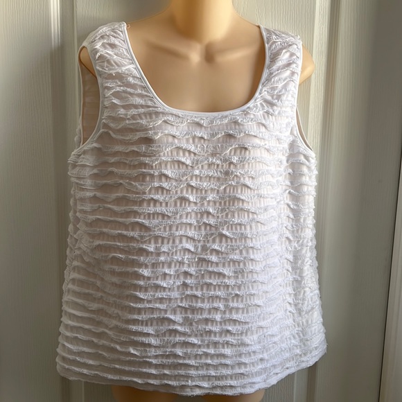 Robert Louis | Tops | Ladies Ruffled White Tank L | Poshmark